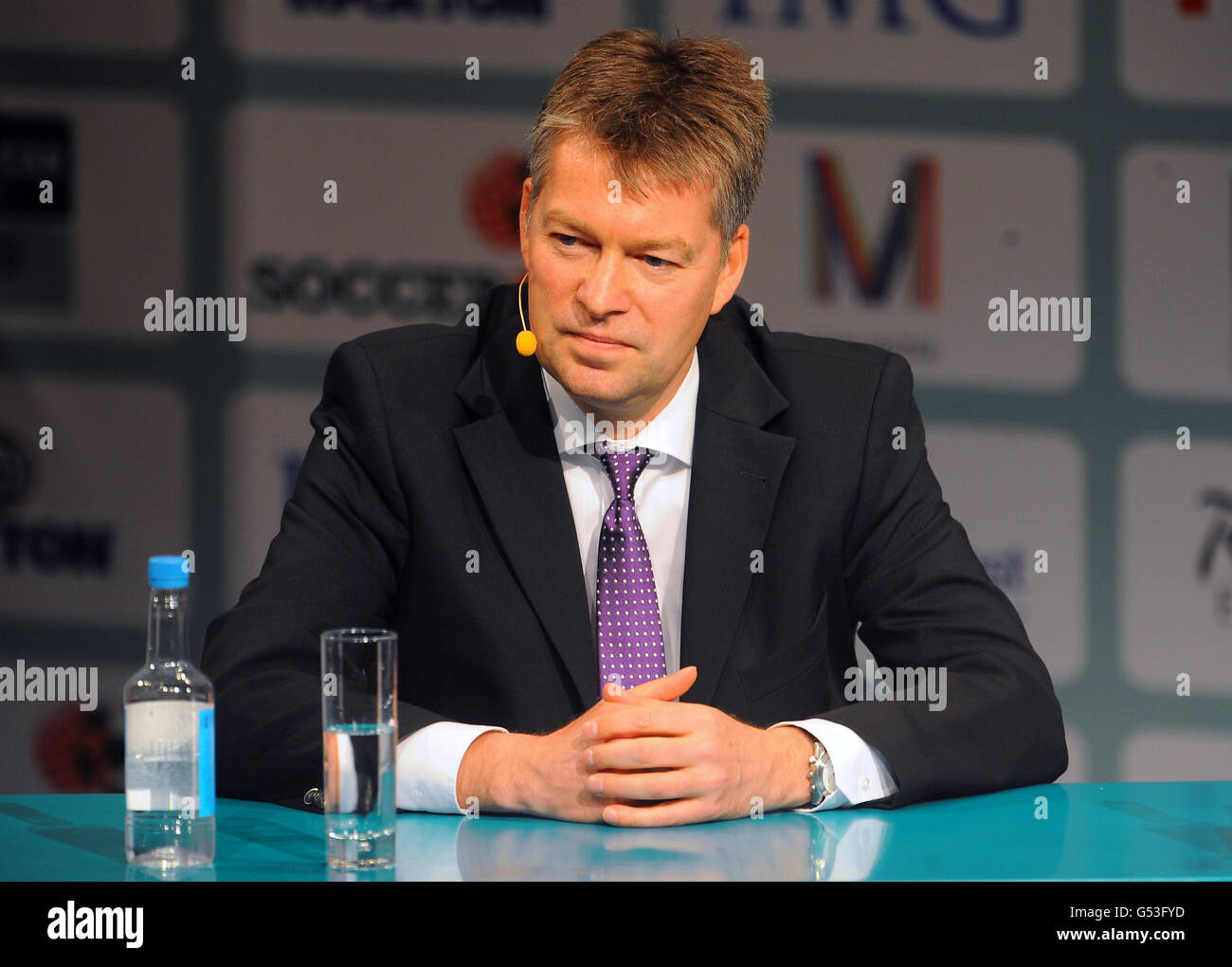 Denni strich hi-res stock photography and images - Alamy