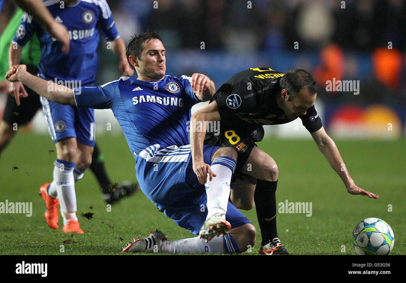 Chelseas frank lampard left challenges barcelonas andres iniesta hi-res ...