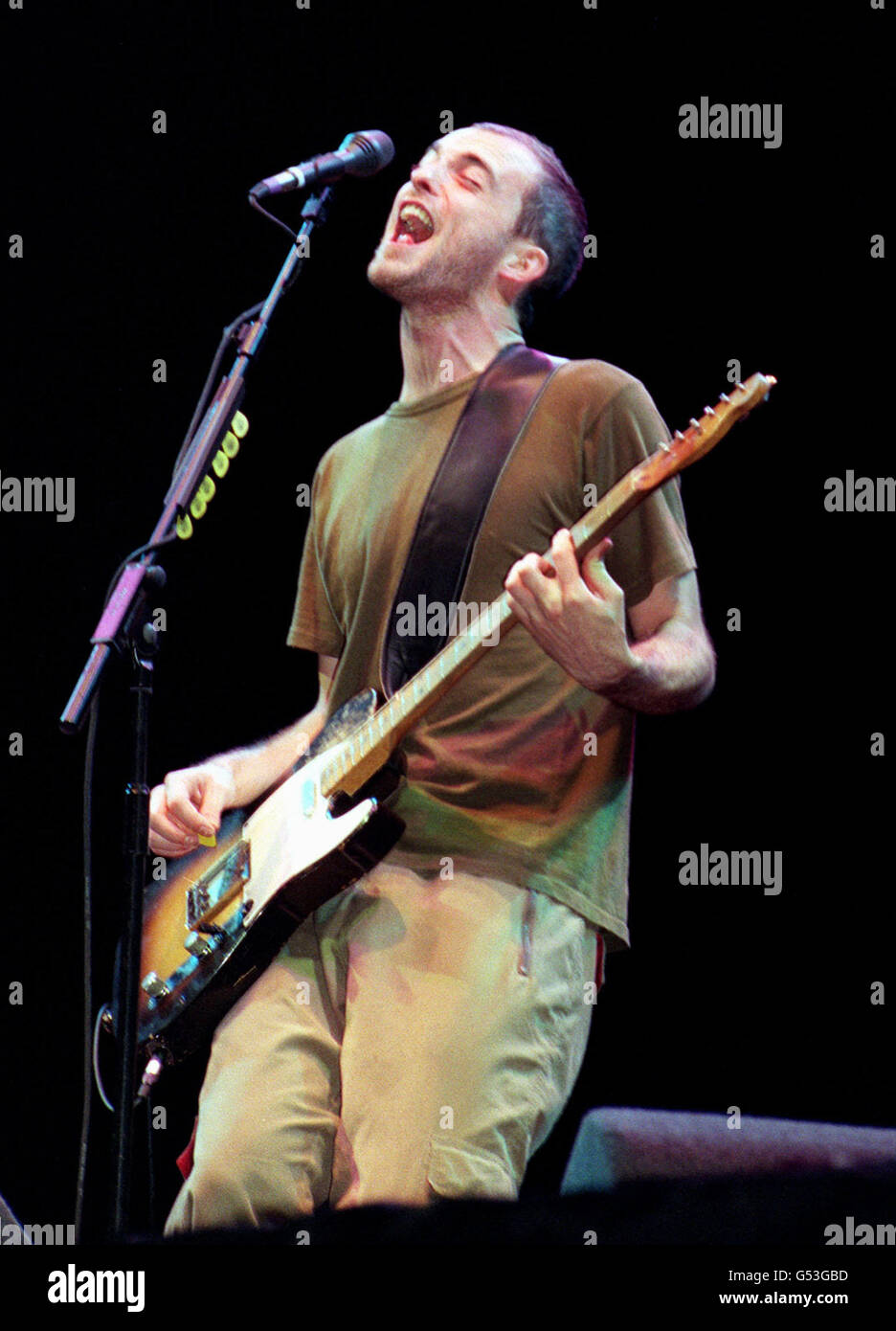 V2000 Travis Fran Healy Stock Photo - Alamy