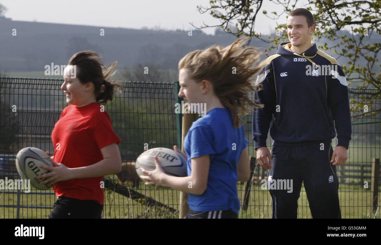 Scotland 7s player Adam Ashe returns to his former school, Alva Primary ...