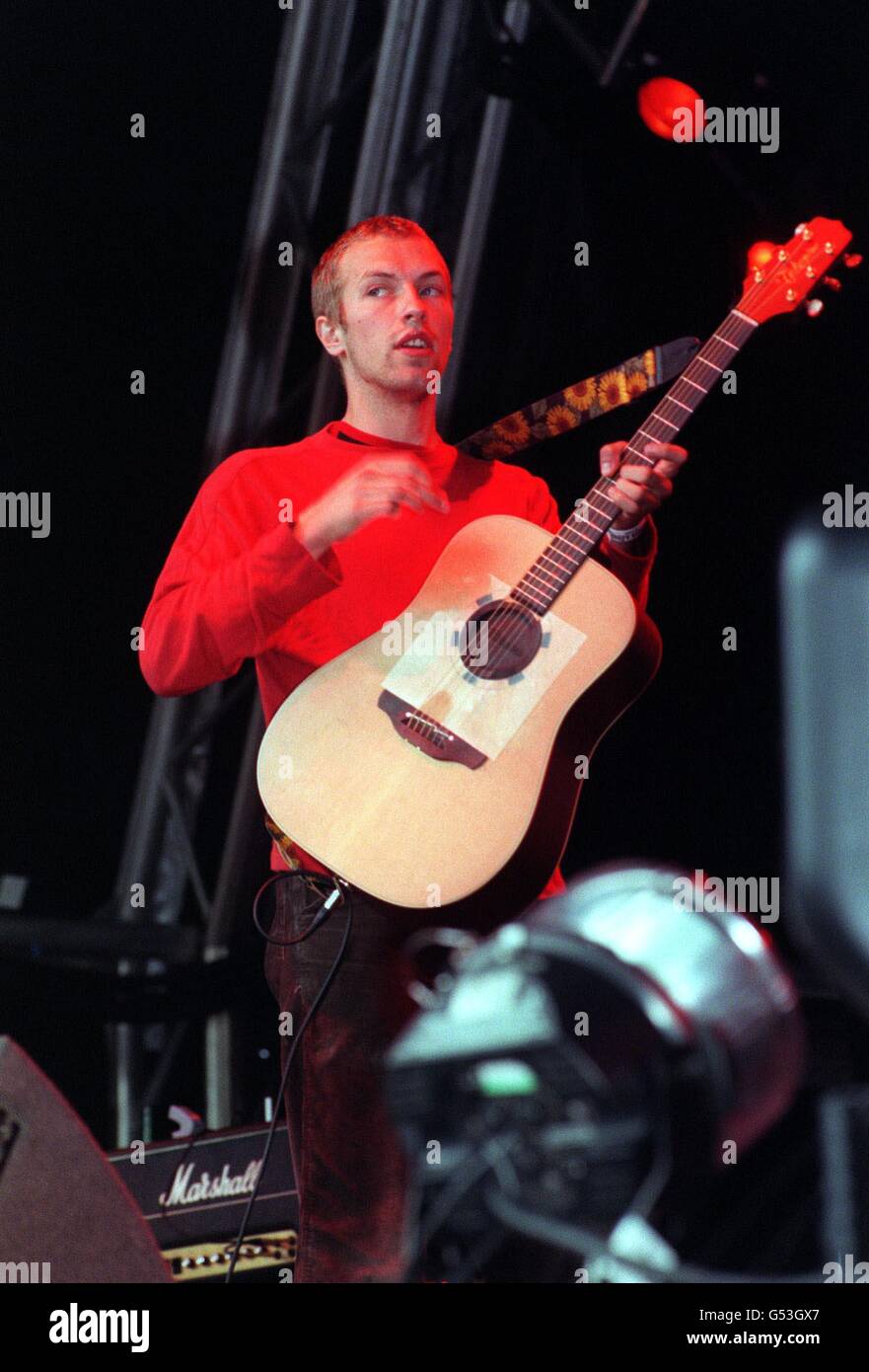 Chris Martin from the band Coldplay performing on stage at the V2000 ...