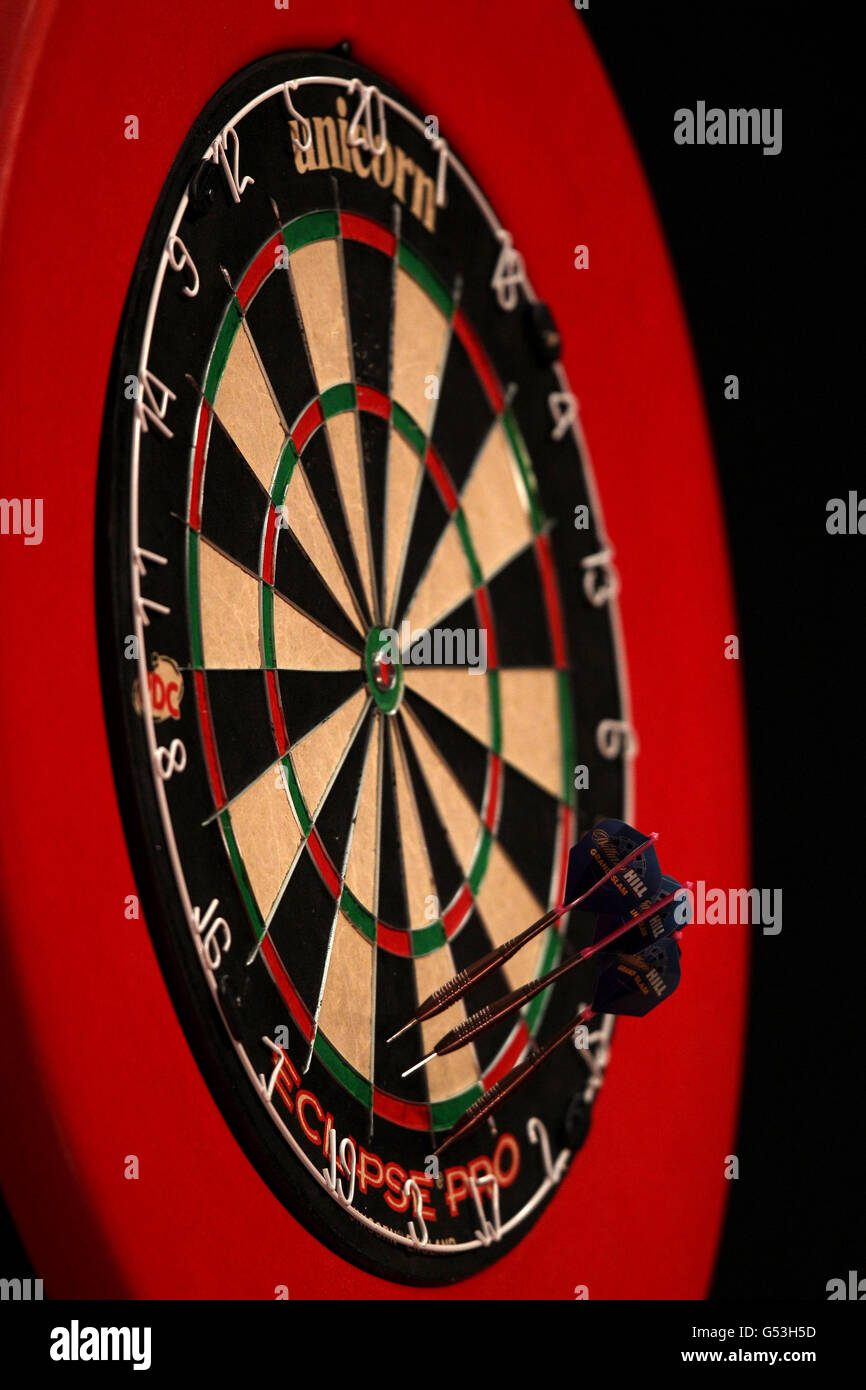 Darts - McCoys Premier League Darts - Capital FM Arena Stock Photo - Alamy