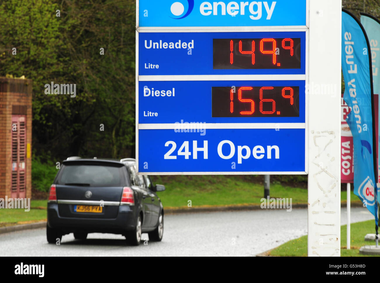 M42 motorway sign hi-res stock photography and images - Alamy