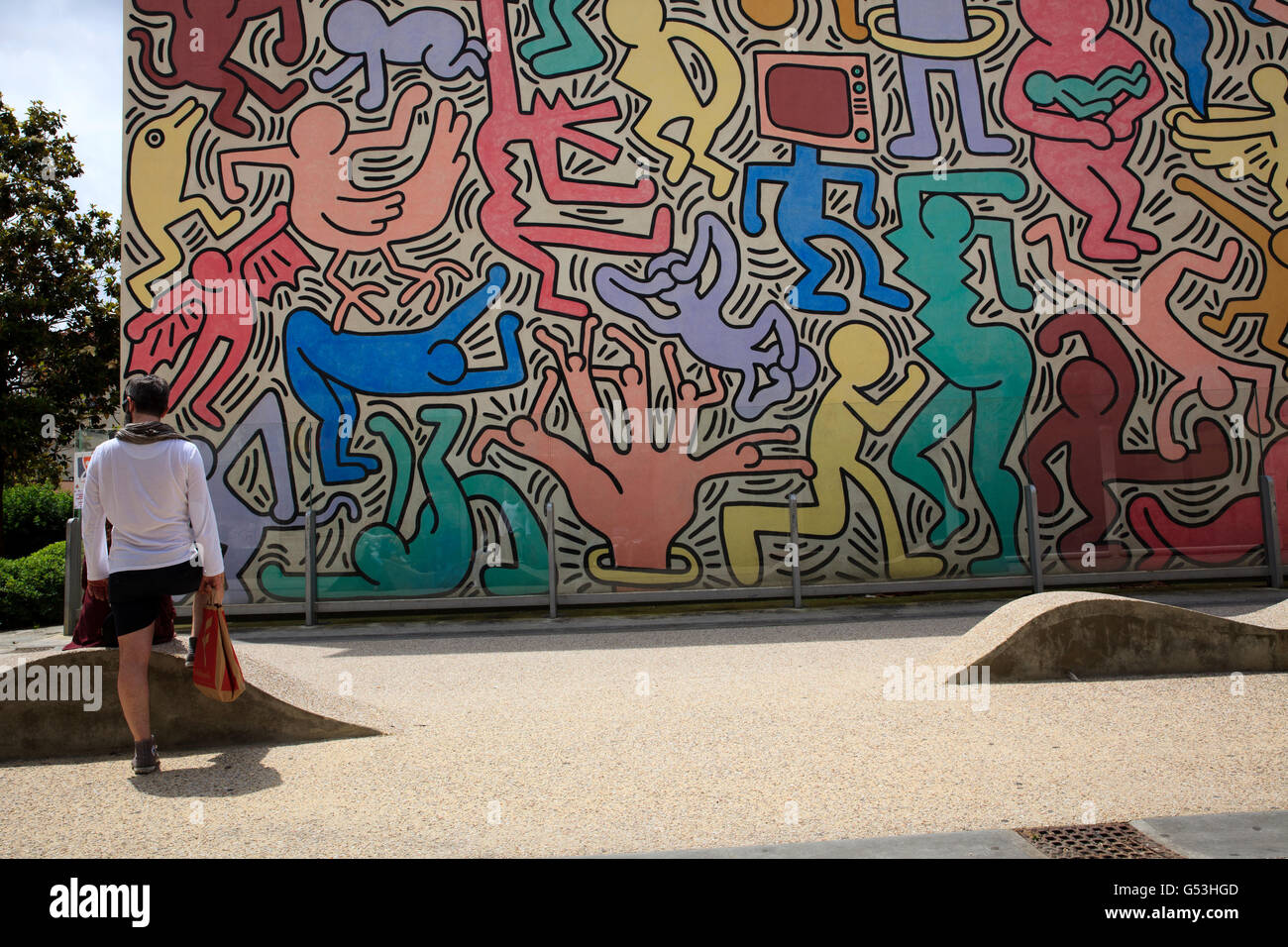 The Pisa's Mural (1989) Keith Haring - painted on the south wall of the ...