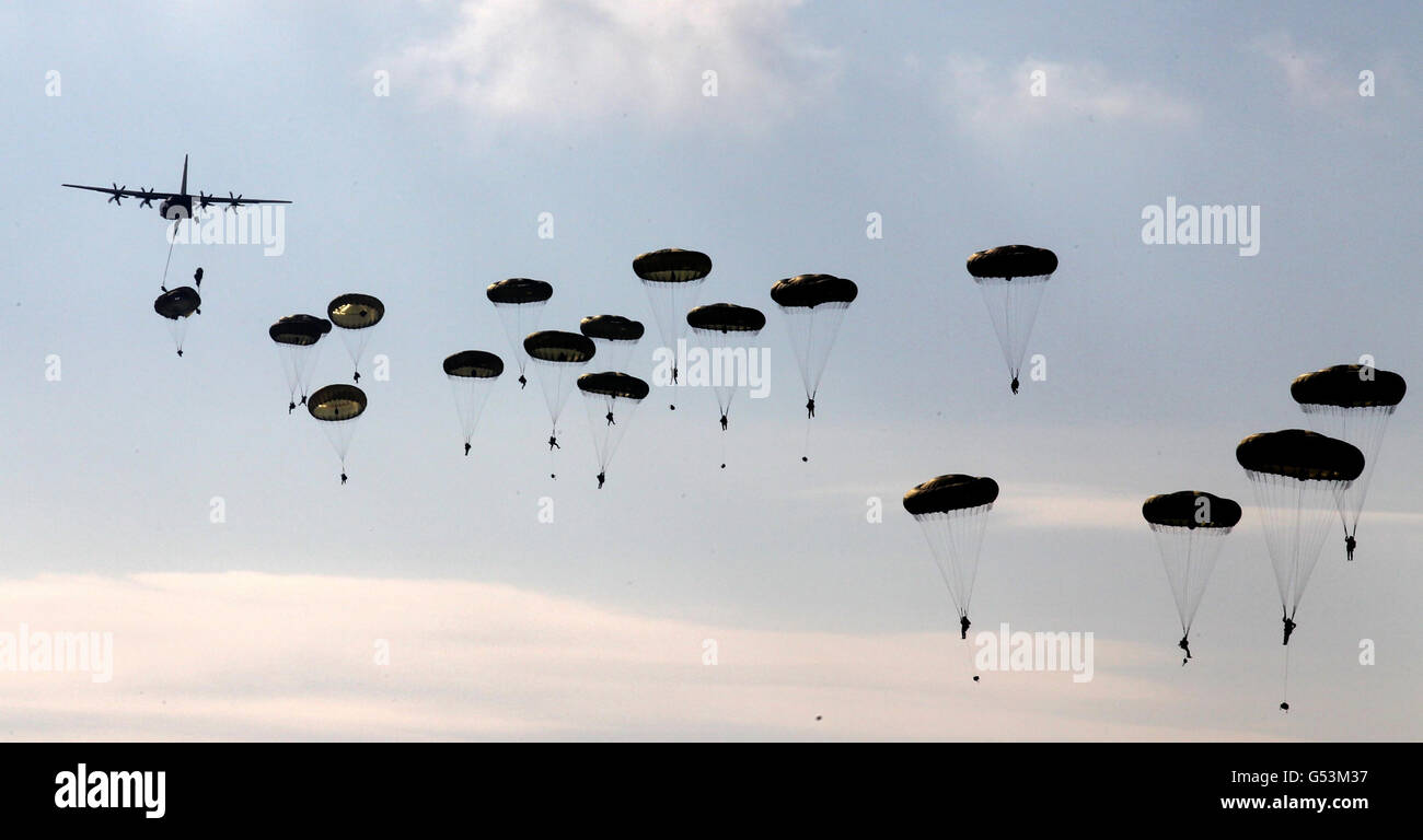 Joint forces exercise hi-res stock photography and images - Alamy