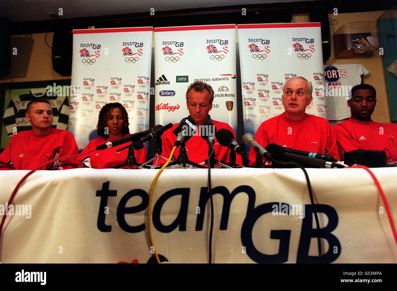 (L to R) Sean Baldock, 400m runner, Kelly Holmes, 800m, Simon Clegg ...