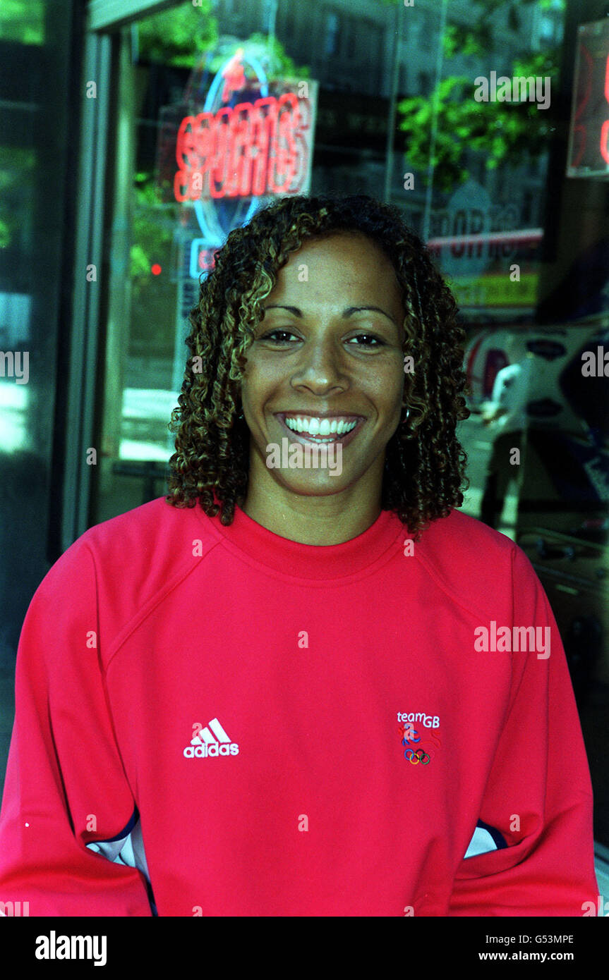 British runner kelly holmes hi-res stock photography and images - Alamy