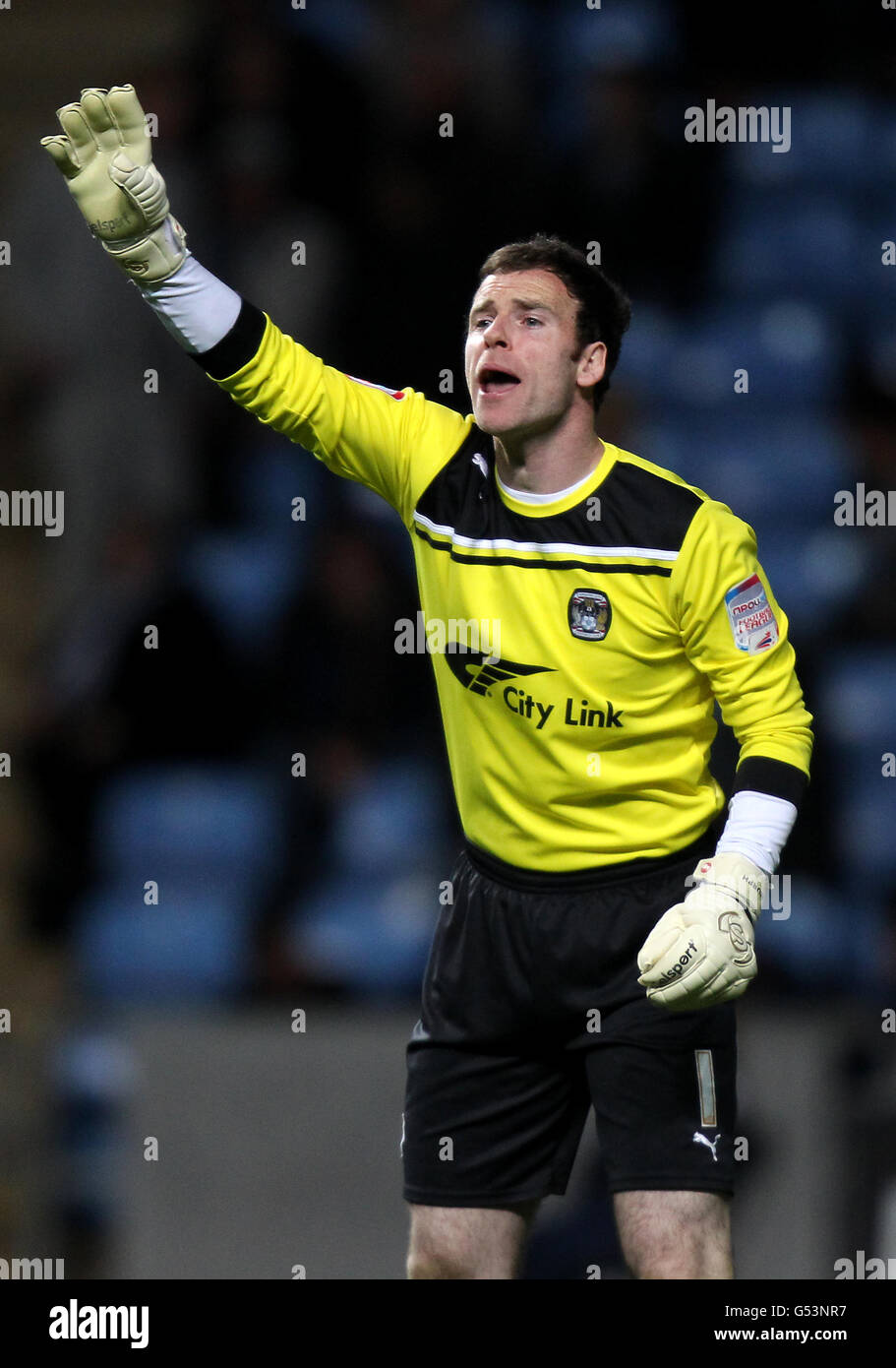 Coventry City goalkeeper Joe Murphy directs his defence Stock Photo - Alamy