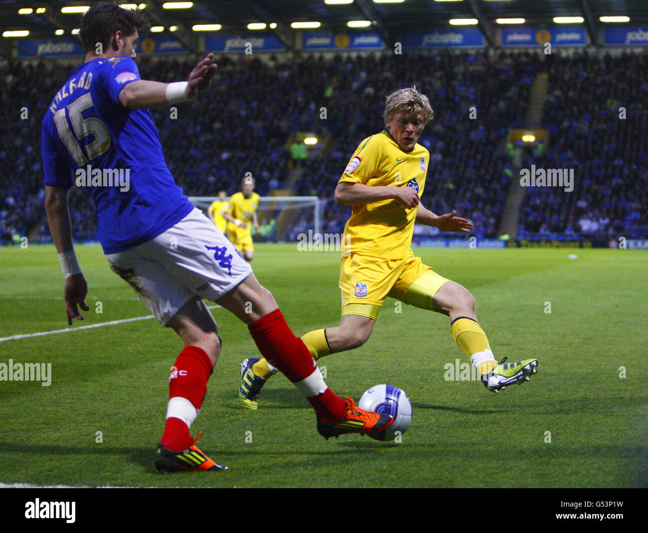 Dean Moxey of Crystal Palace in action against Greg Halford of ...