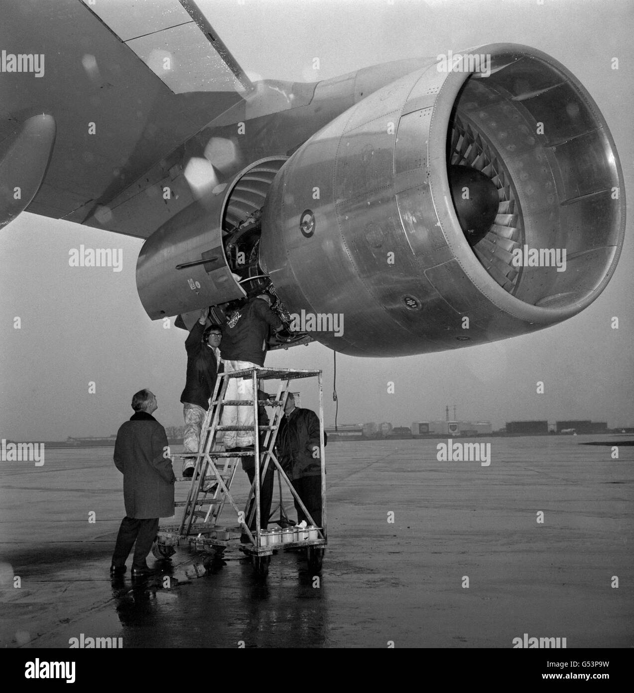 1 jet airways Black and White Stock Photos & Images - Alamy