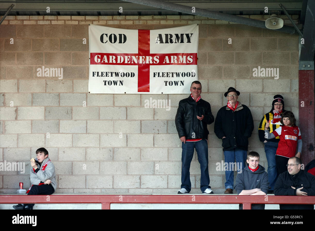 English football fans town square hi-res stock photography and images ...