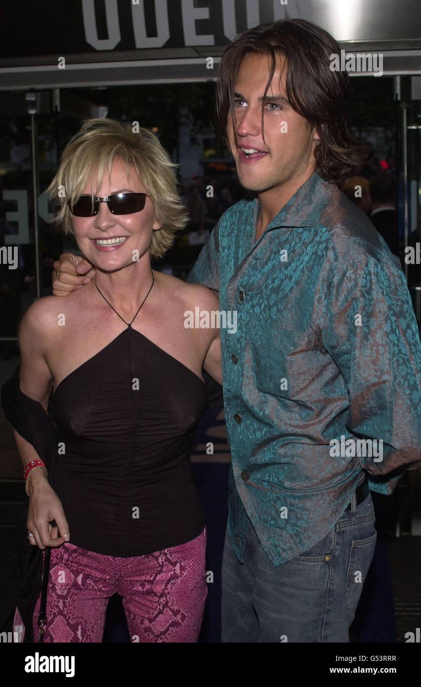 Pop singers Lulu and Kavanagh arriving for the premiere of the film ...