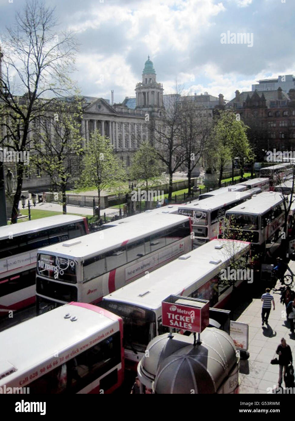 Belfast metro buses hi-res stock photography and images - Alamy