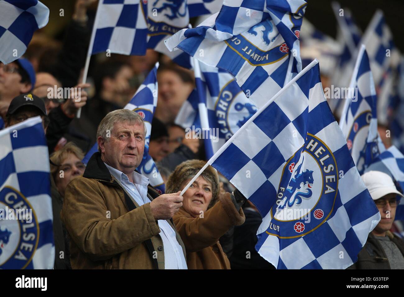 Stamford bridge chelsea fans show their support in the stands hi-res ...