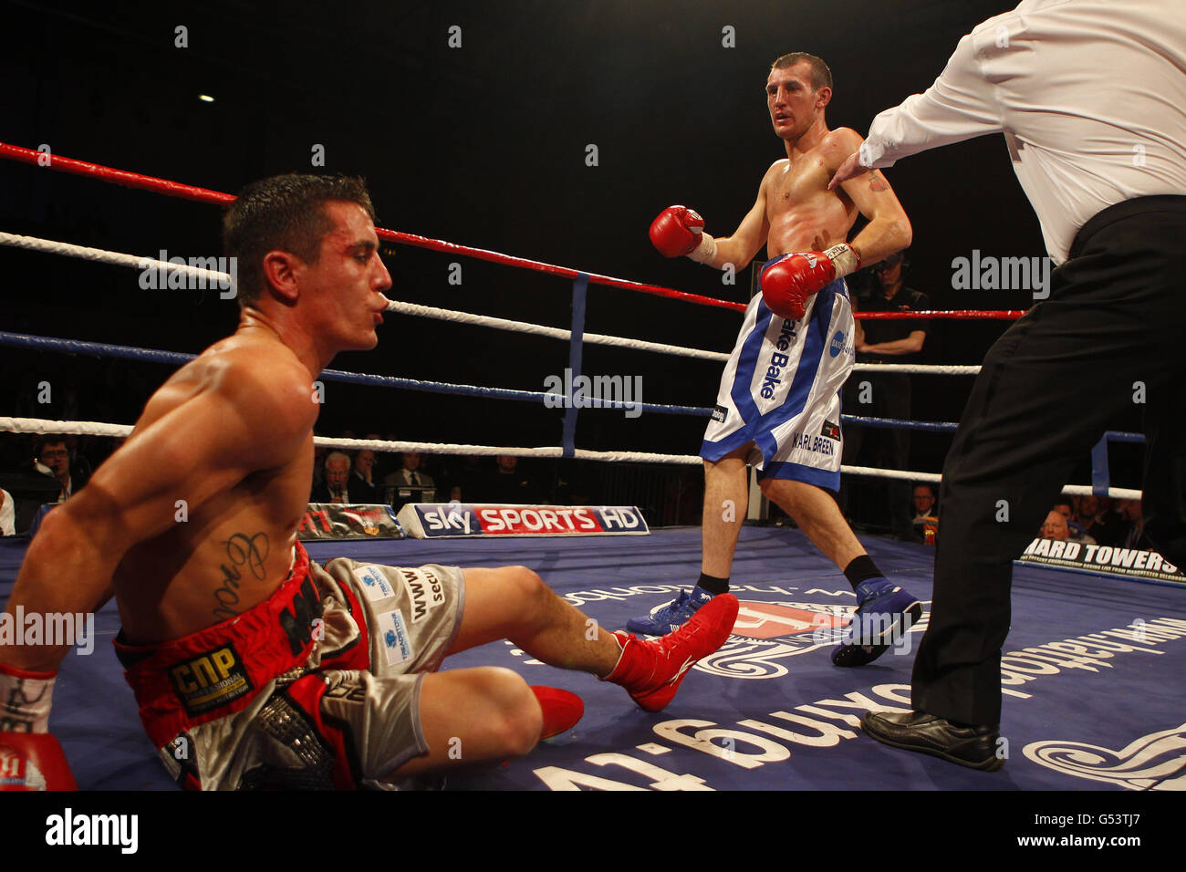 Boxing - Oldham Sports Centre Stock Photo - Alamy