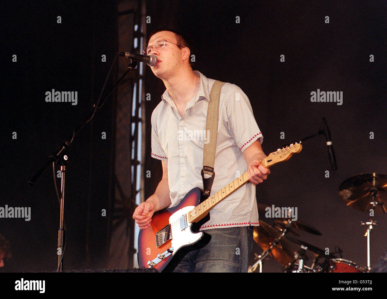Reading 2000 Gomez. Singer-guitarist Ben Ottewell, of the rock band ...
