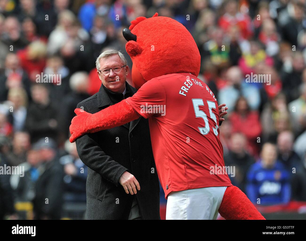 Manchester uniteds mascot fred the red hi-res stock photography and ...