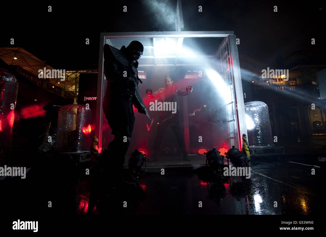 Live advert hi-res stock photography and images - Alamy