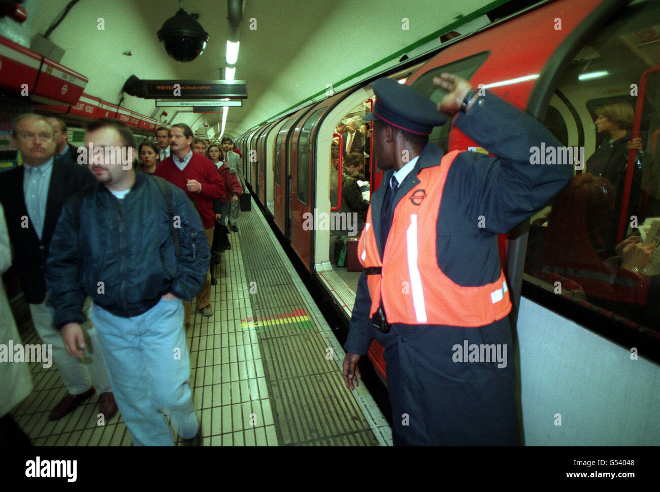 THE LONDON UNDERGROUND : 1994 Stock Photo - Alamy