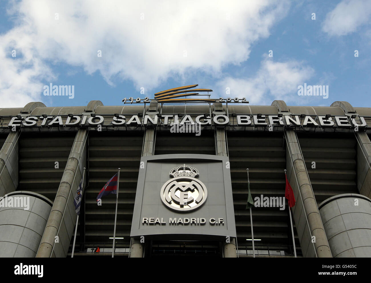 A general view exterior santiago bernabeu stadium hi-res stock ...