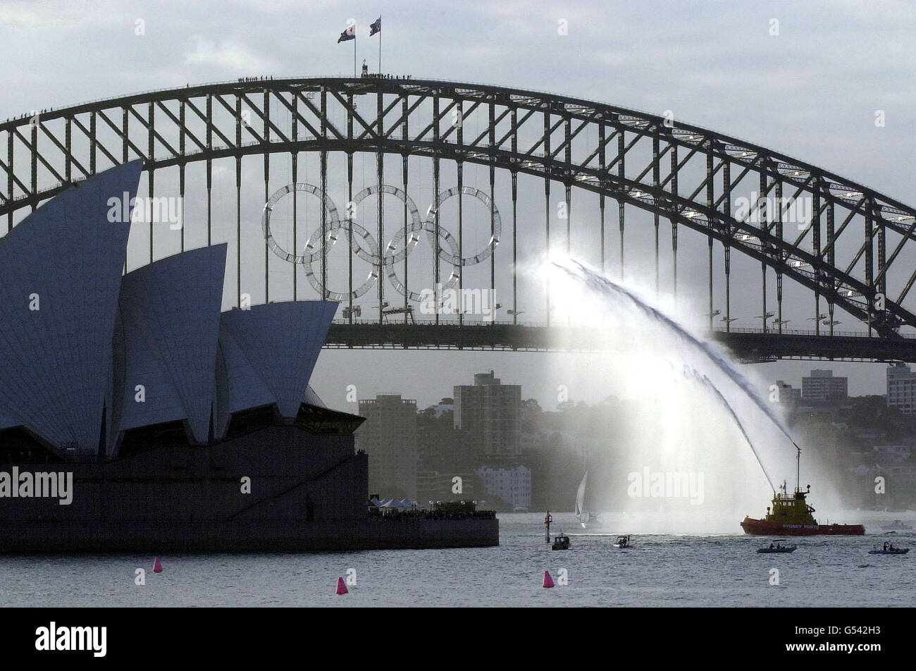 Spectacular sights under the Sydney Harbour Bridge as celebrations ...