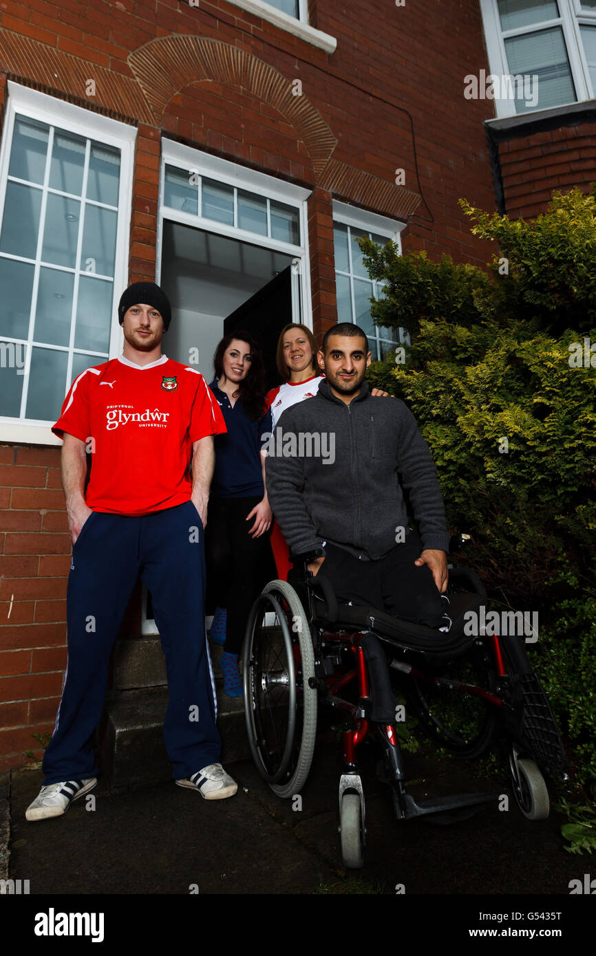 Helen jewell and ali jawad during the photocall in weetwood hi-res ...