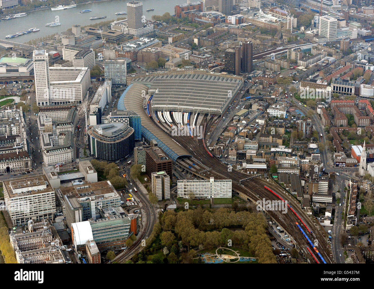 Aerial view shell building london hi-res stock photography and images ...