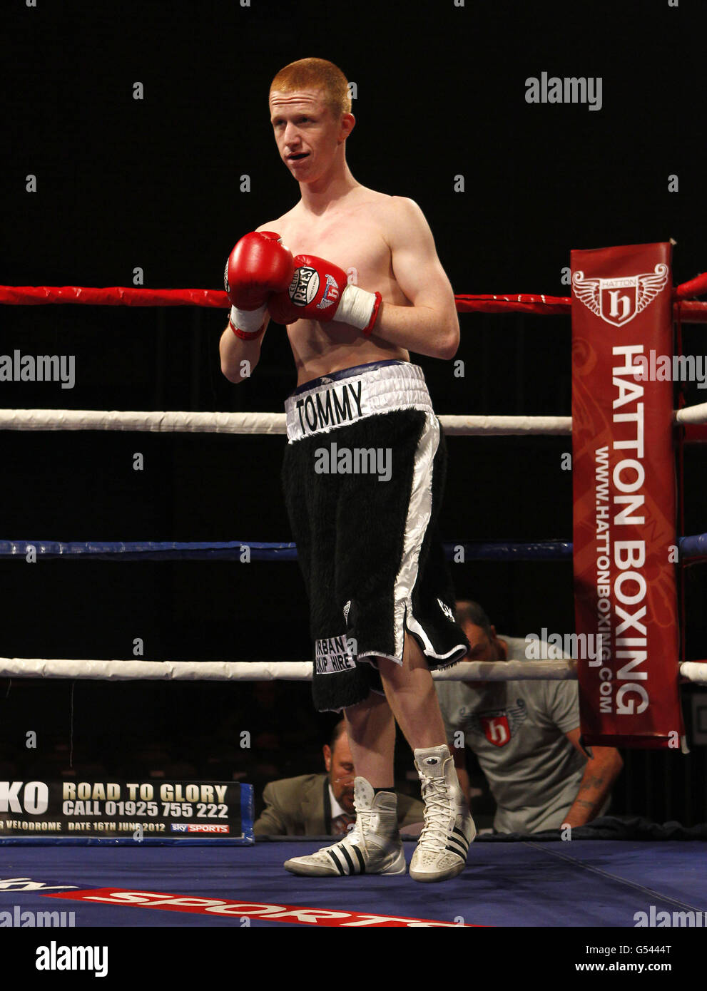 Boxing oldham hi-res stock photography and images - Alamy