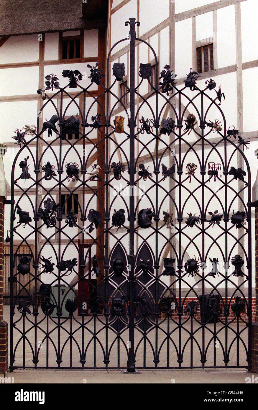 Globe Theatre Gates Stock Photo - Alamy