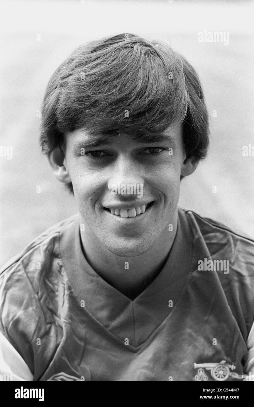 Stadium arsenal s Black and White Stock Photos & Images - Alamy