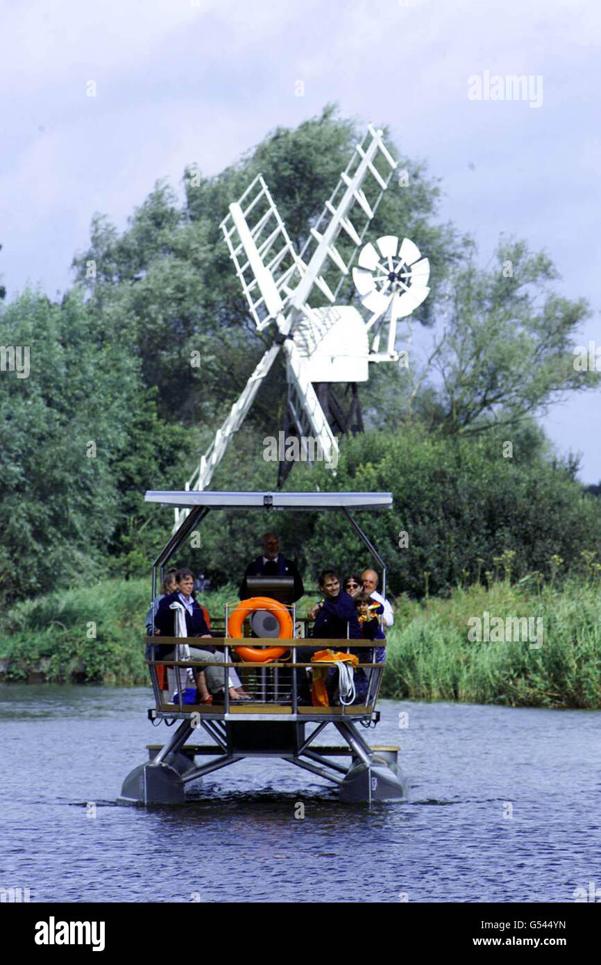 Sun god ra boat hi-res stock photography and images - Alamy