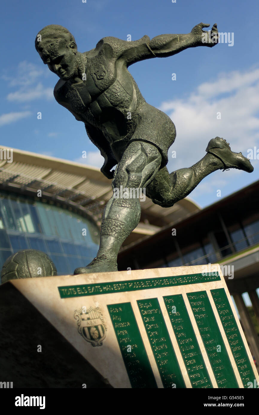 Statue of kubala hi-res stock photography and images - Alamy