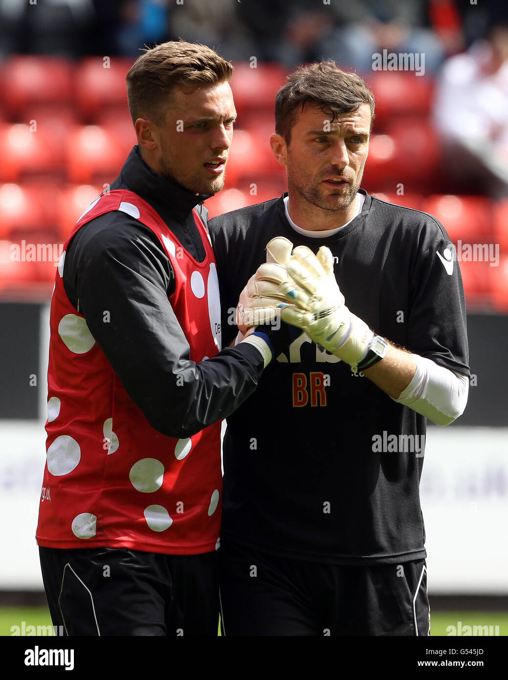 Goalkeeping coach ben roberts hi-res stock photography and images - Alamy