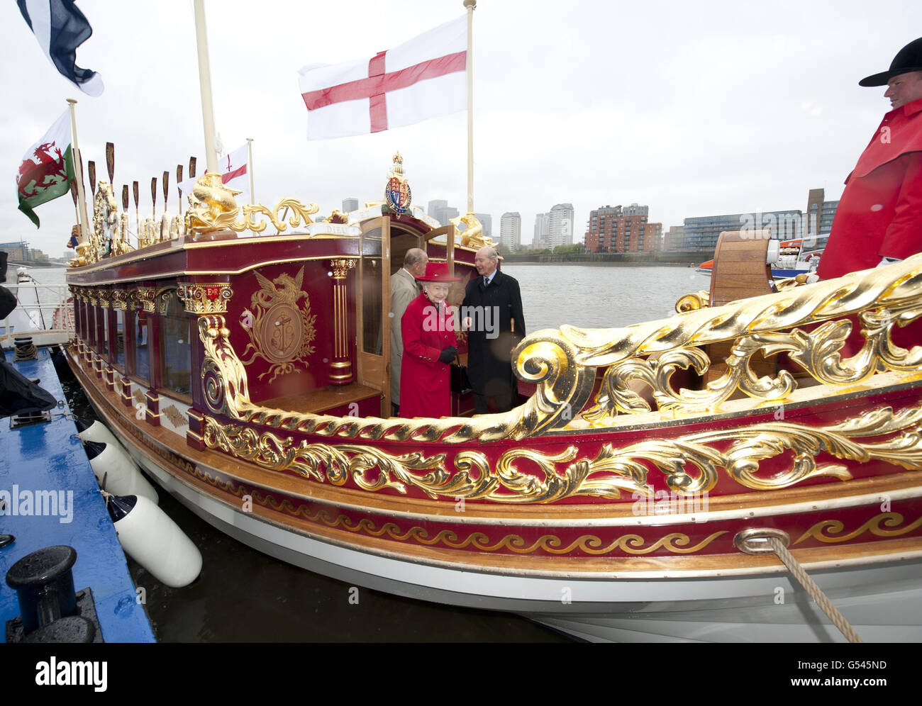 Queen elizabeth ii duke edinburgh visit gloriana hi-res stock ...
