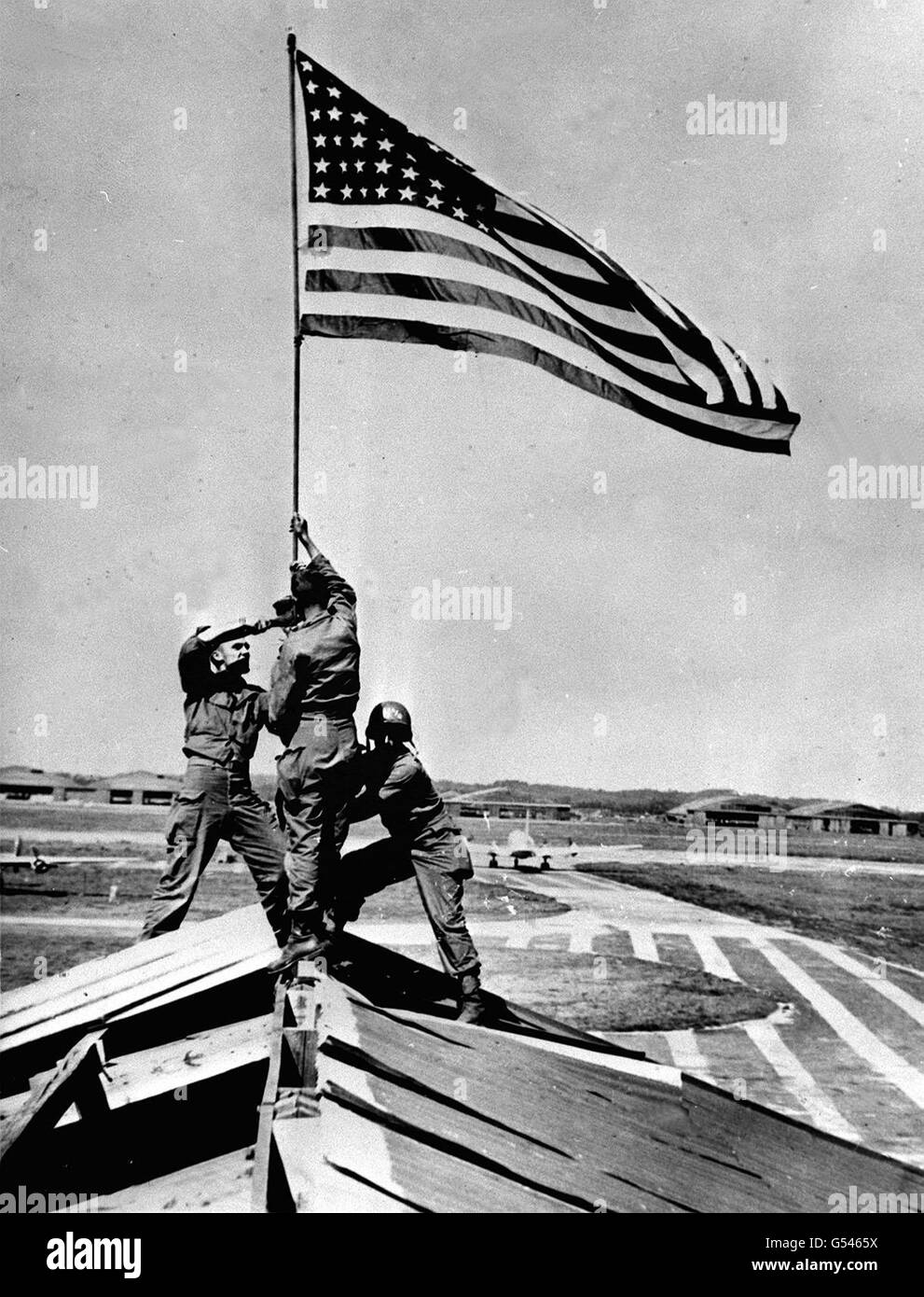 Four members of the united states 11th airborne division hi-res stock ...