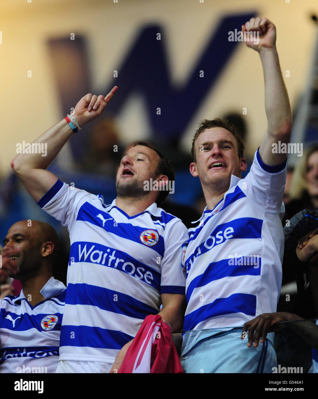 Reading's Alex Pearce (right) and Noel Hunt (left) celebrate their ...