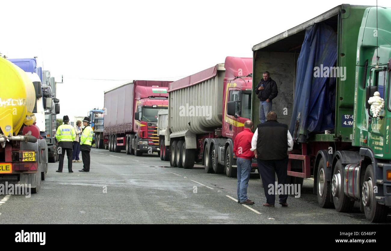 Lorry drivers Texaco Oil blockade Stock Photo - Alamy