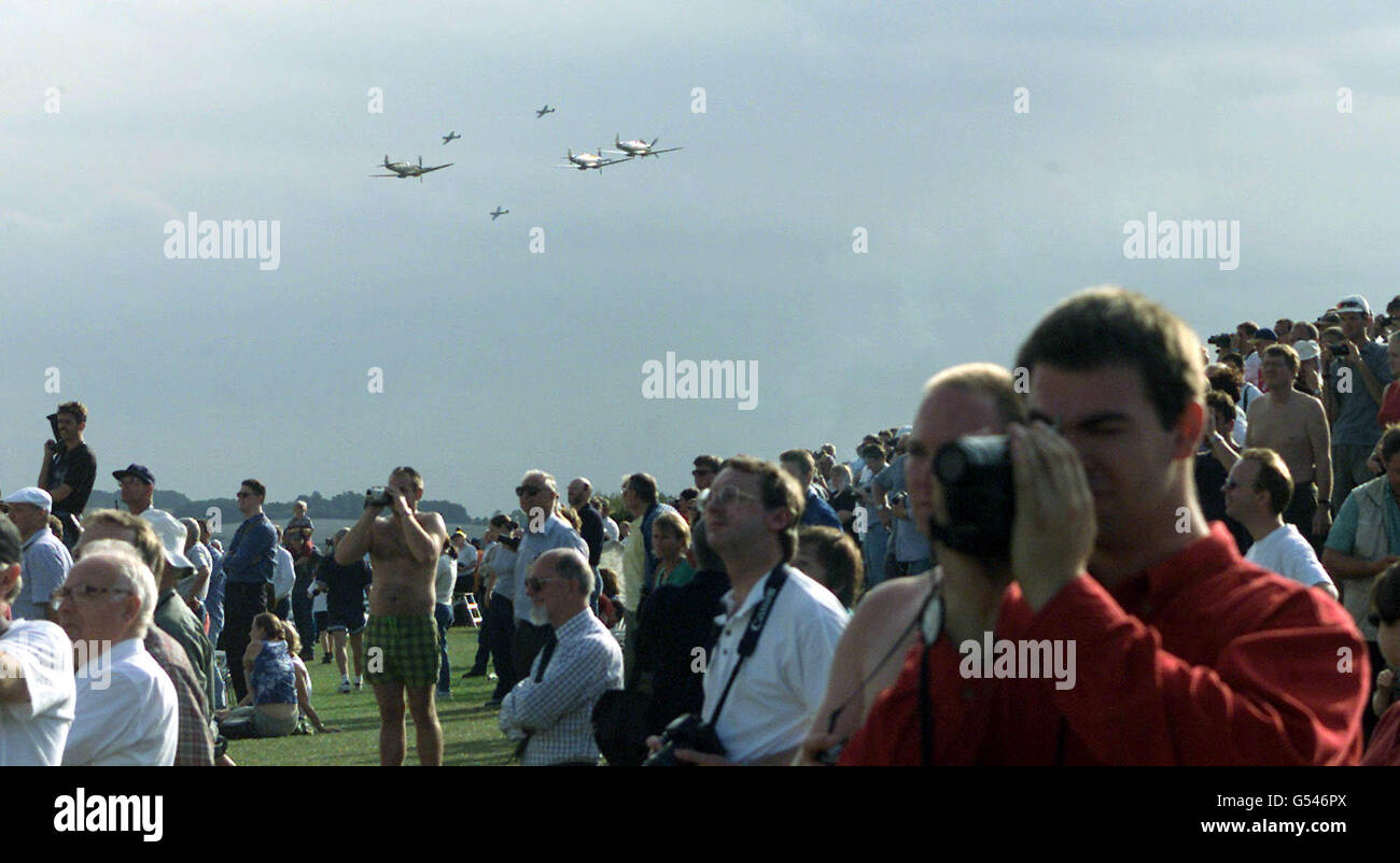 Spitfires during the battle of britain hi-res stock photography and ...