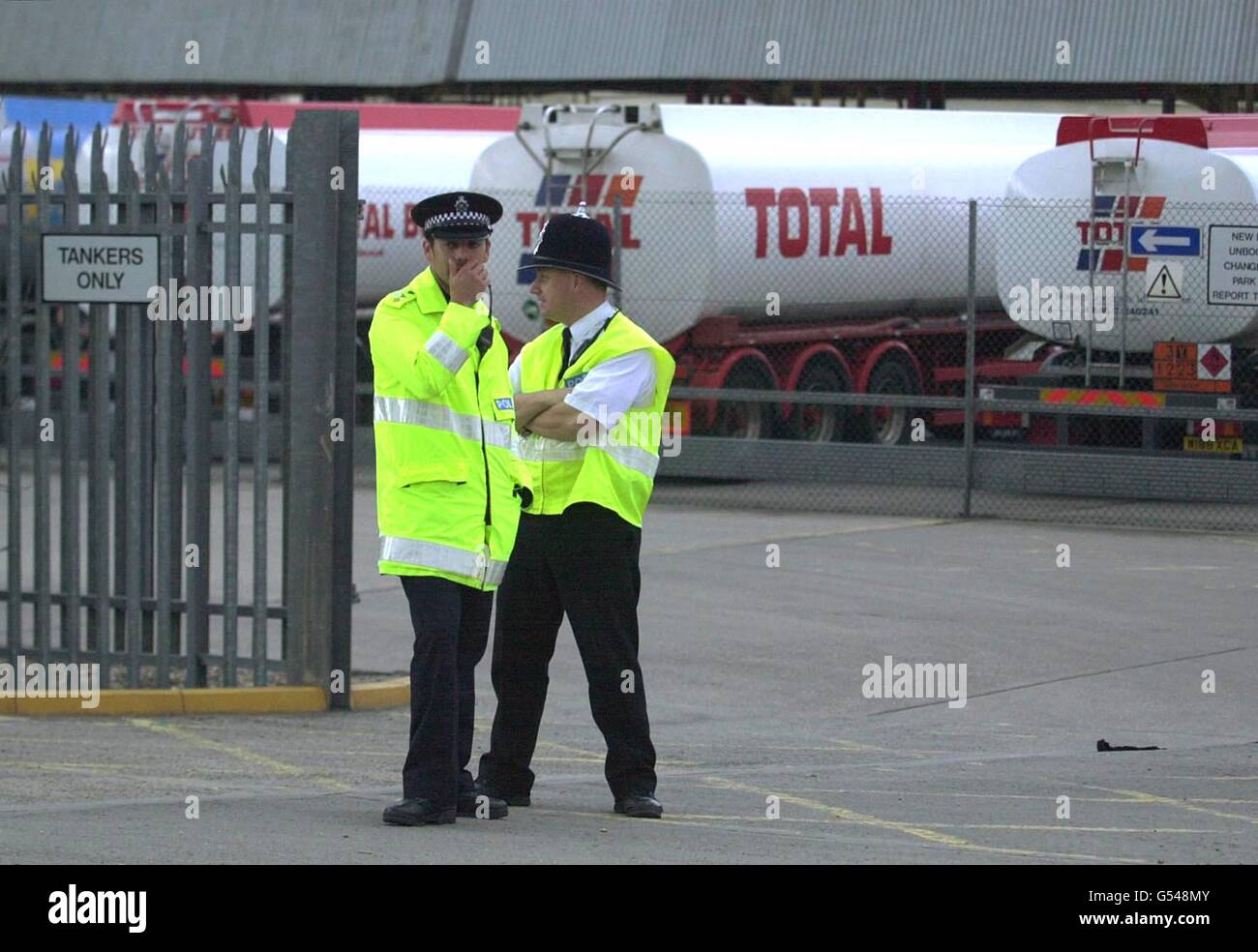 Police outside Colwick Depot, Nottingham, maintain main entrances ...