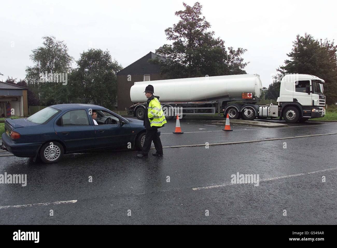 Shell road tanker hi-res stock photography and images - Alamy