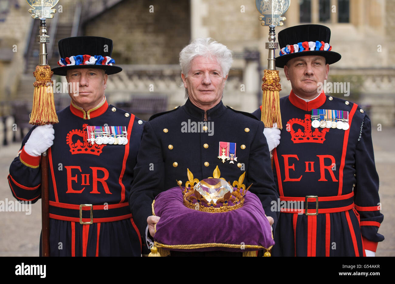 Pageantmaster of the Queen's Diamond Jubilee Beacons Bruno Peek (centre ...