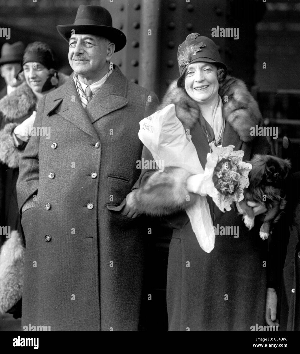 Lord melchett and lady melchett at waterloo station in london hi-res ...