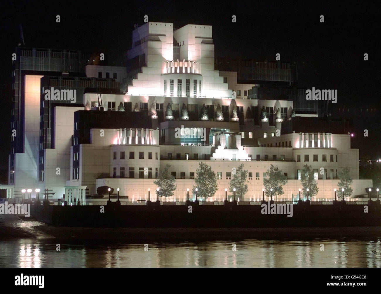 Mi6 blast damage hi-res stock photography and images - Alamy
