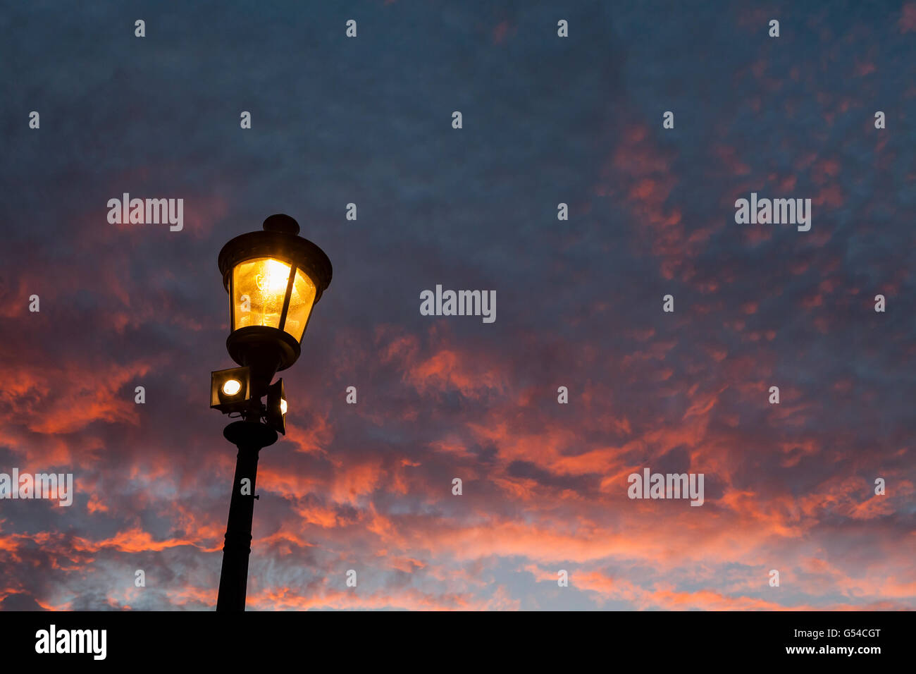 Lit up street lamp hi-res stock photography and images - Alamy