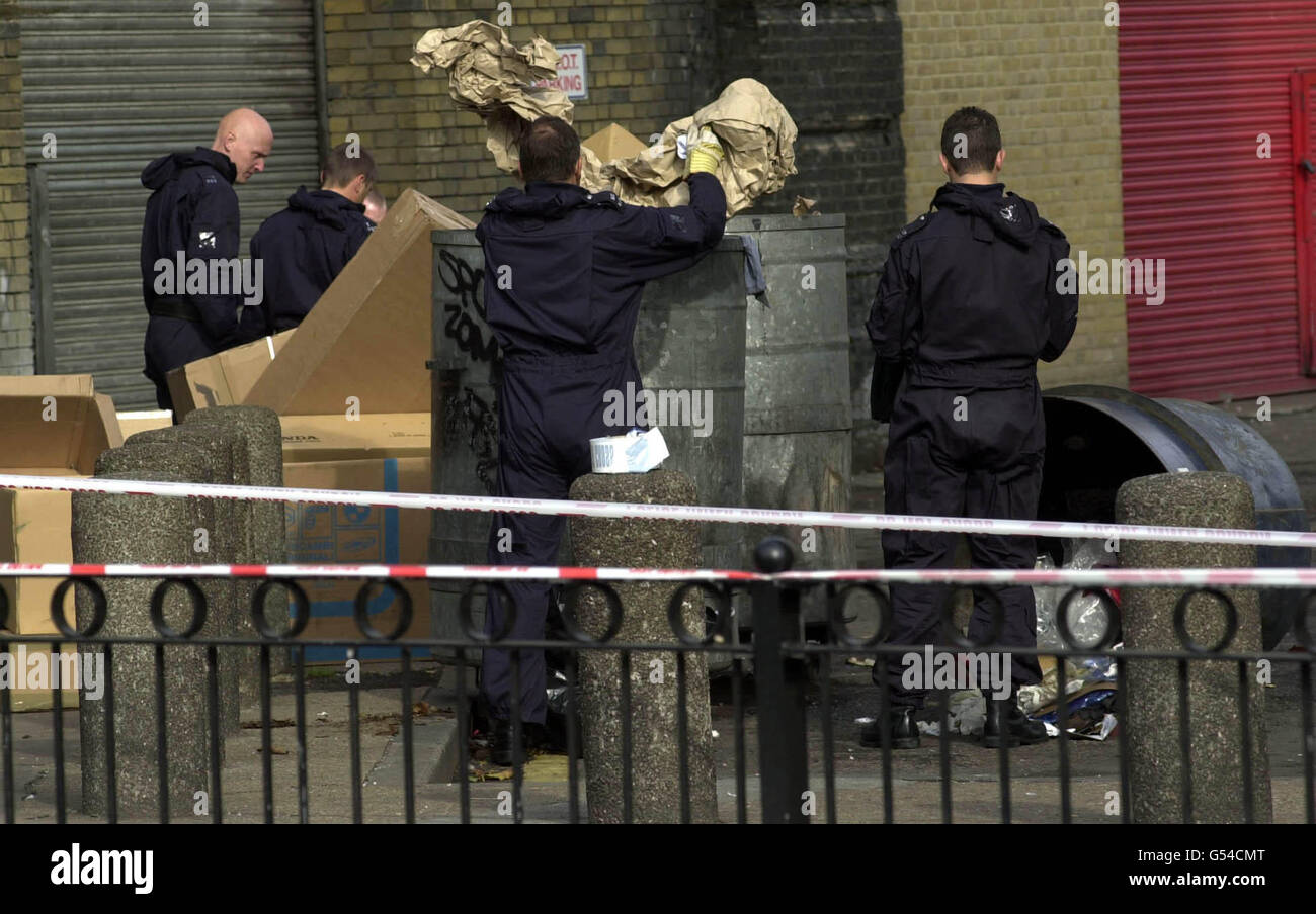 Bomb search, london hi-res stock photography and images - Alamy
