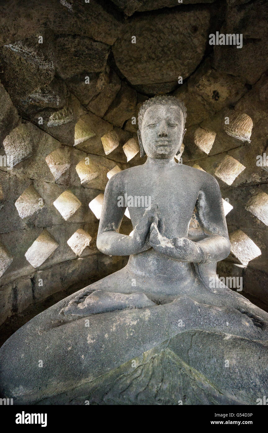 Indonesia, Java Tengah, Magelang, statue in the temple complex of ...