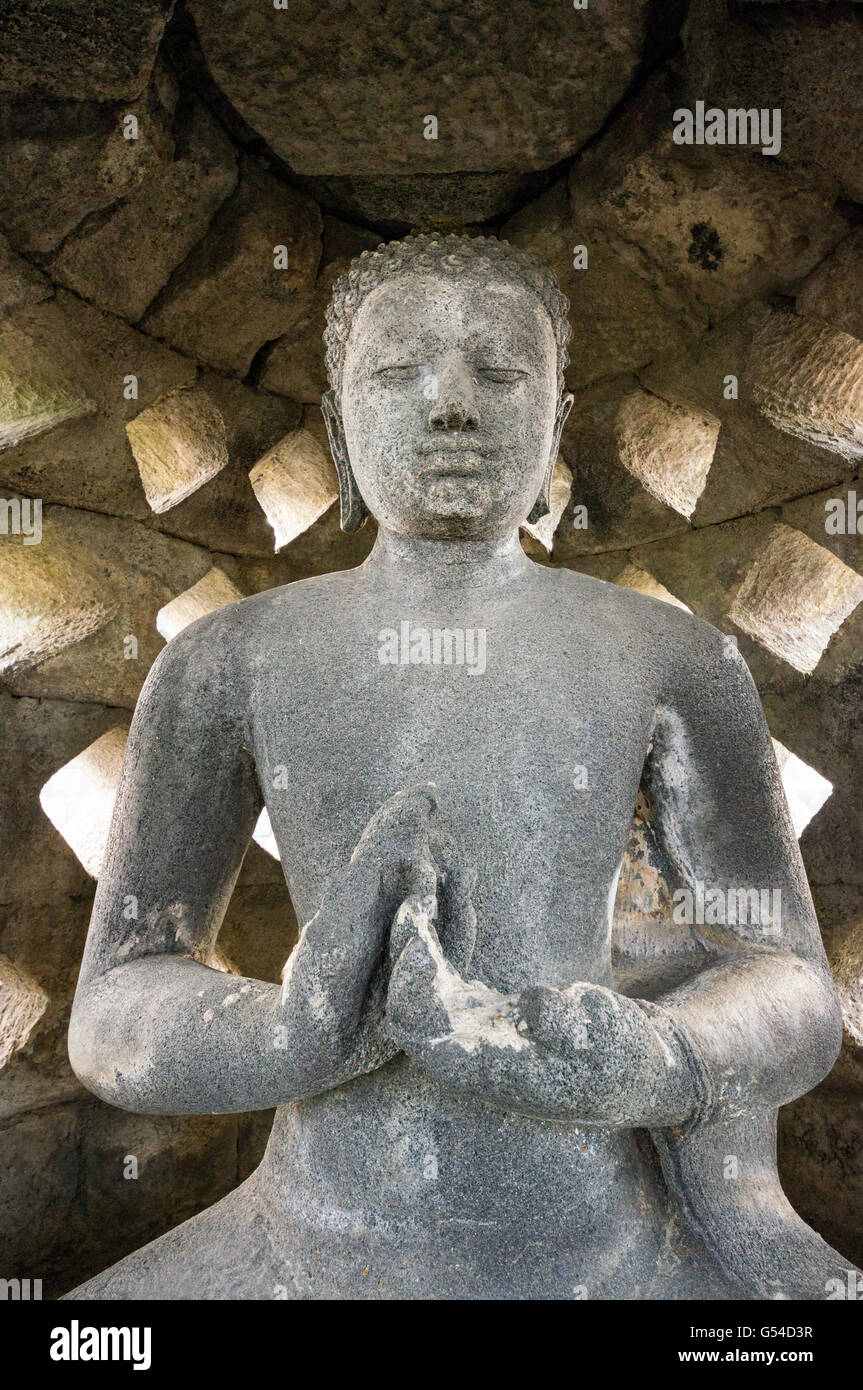 Indonesia, Java Tengah, Magelang, statue in the temple complex of ...