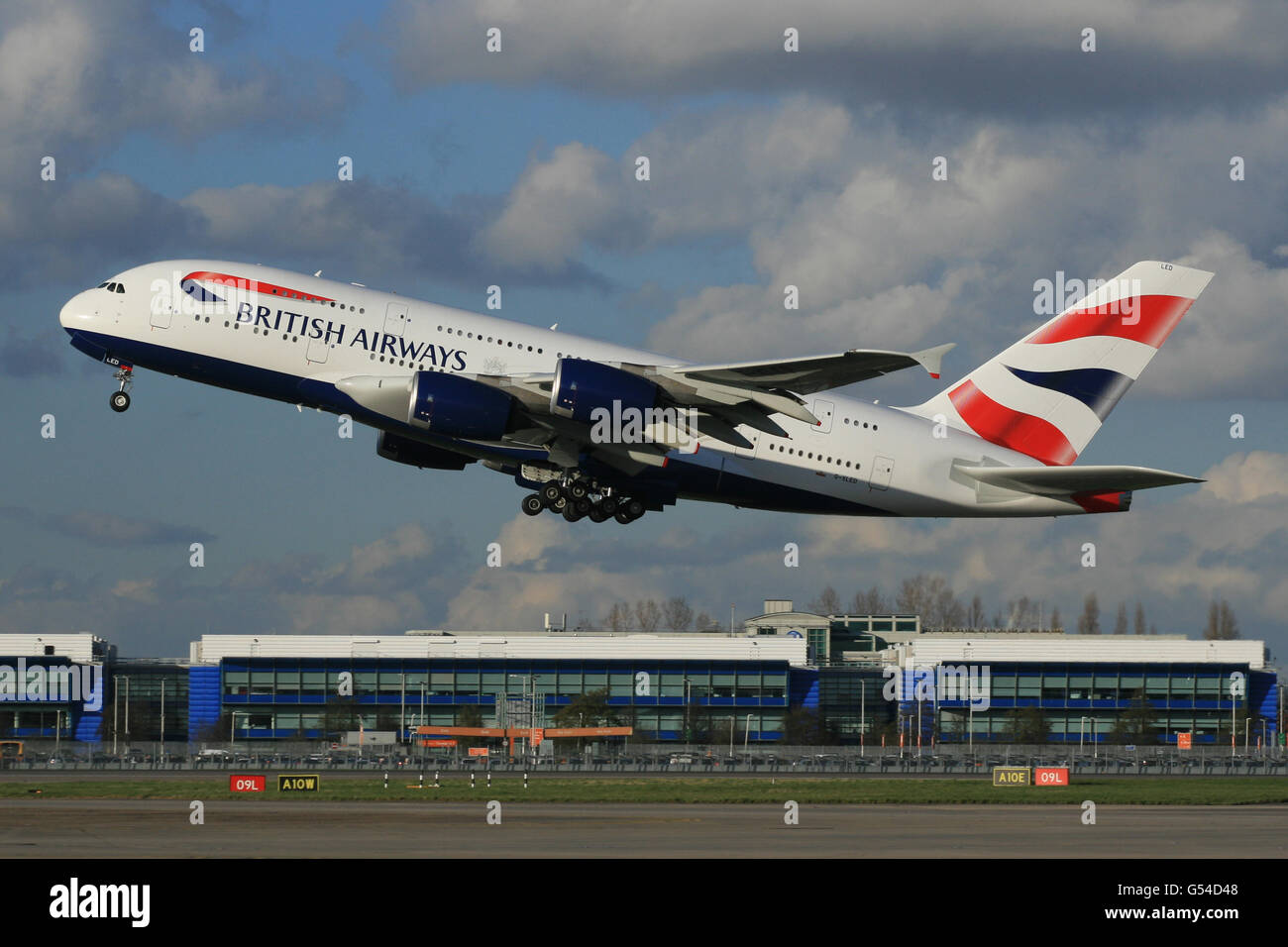 Britiish airways hi-res stock photography and images - Alamy