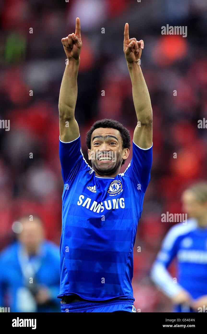 Chelsea's Jose Bosingwa celebrates winning the FA Cup Stock Photo - Alamy