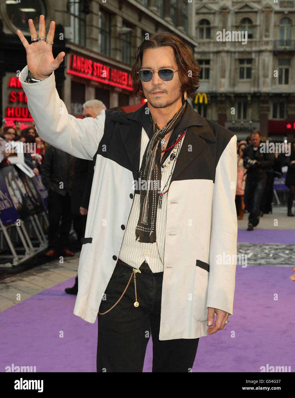 'Dark Shadows' UK Premiere - London Stock Photo - Alamy